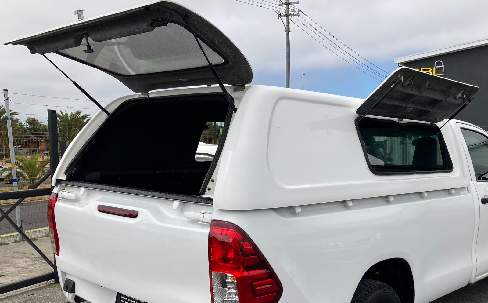 Coxies Canopies - Bakkie Canopy Manufacturing & Fitting Cape Town